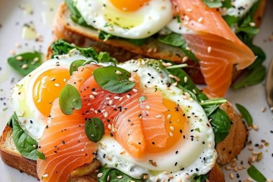 Eier und Lachs Toast – Ein leckeres Frühstück oder leichtes Abendessen ...